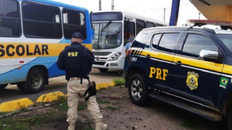 PT pede prisão do diretor da PRF por desobedecer TSE e parar ônibus ... PT pede prisão do diretor da PRF por desobedecer TSE e parar ônibus ...